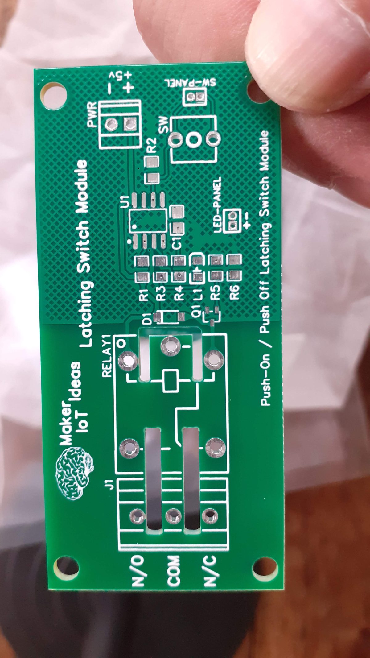 555 based Latching Switch - Maker and IOT Ideas